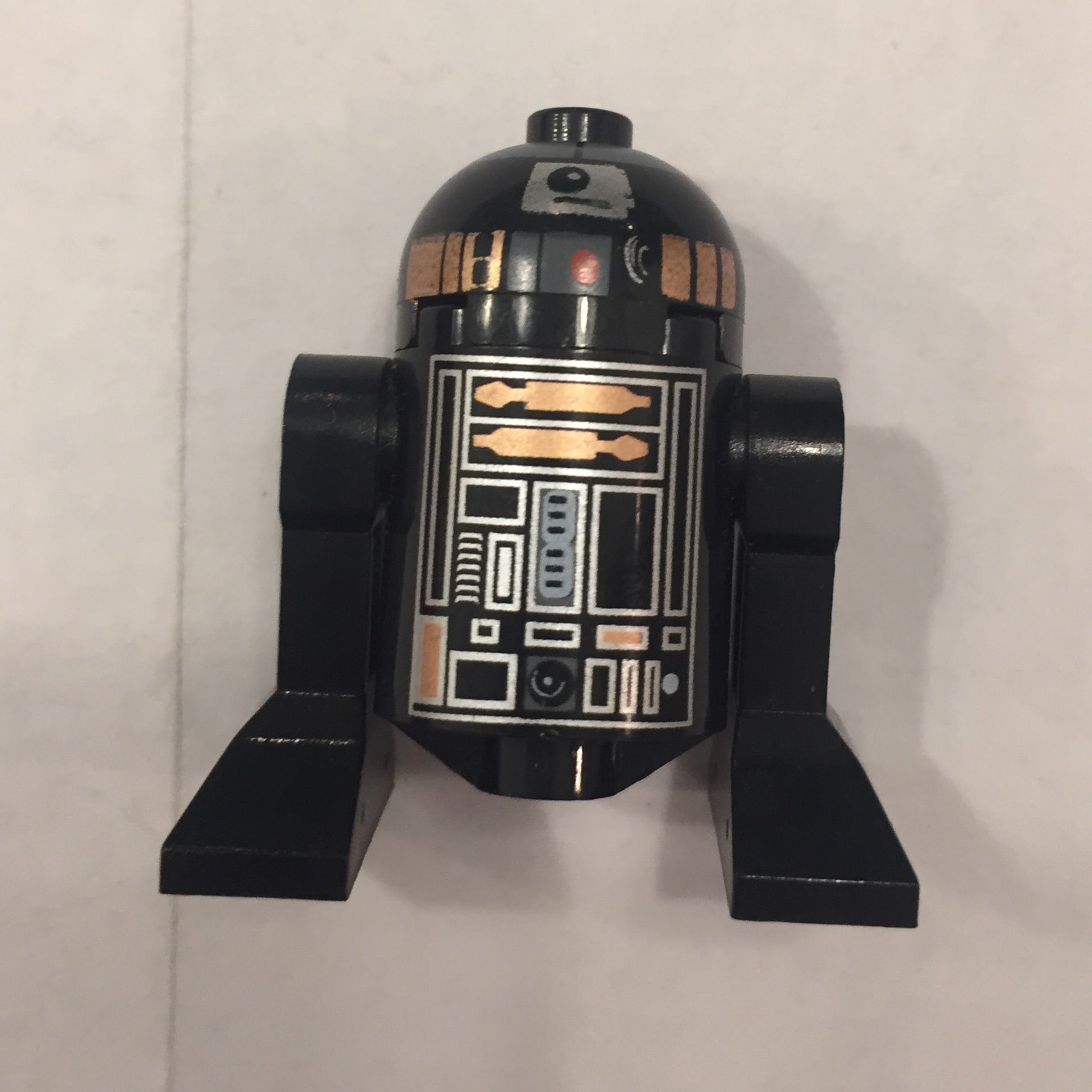 R2-Q5 Black Astromech Droid Full Print | The Minifig Shop