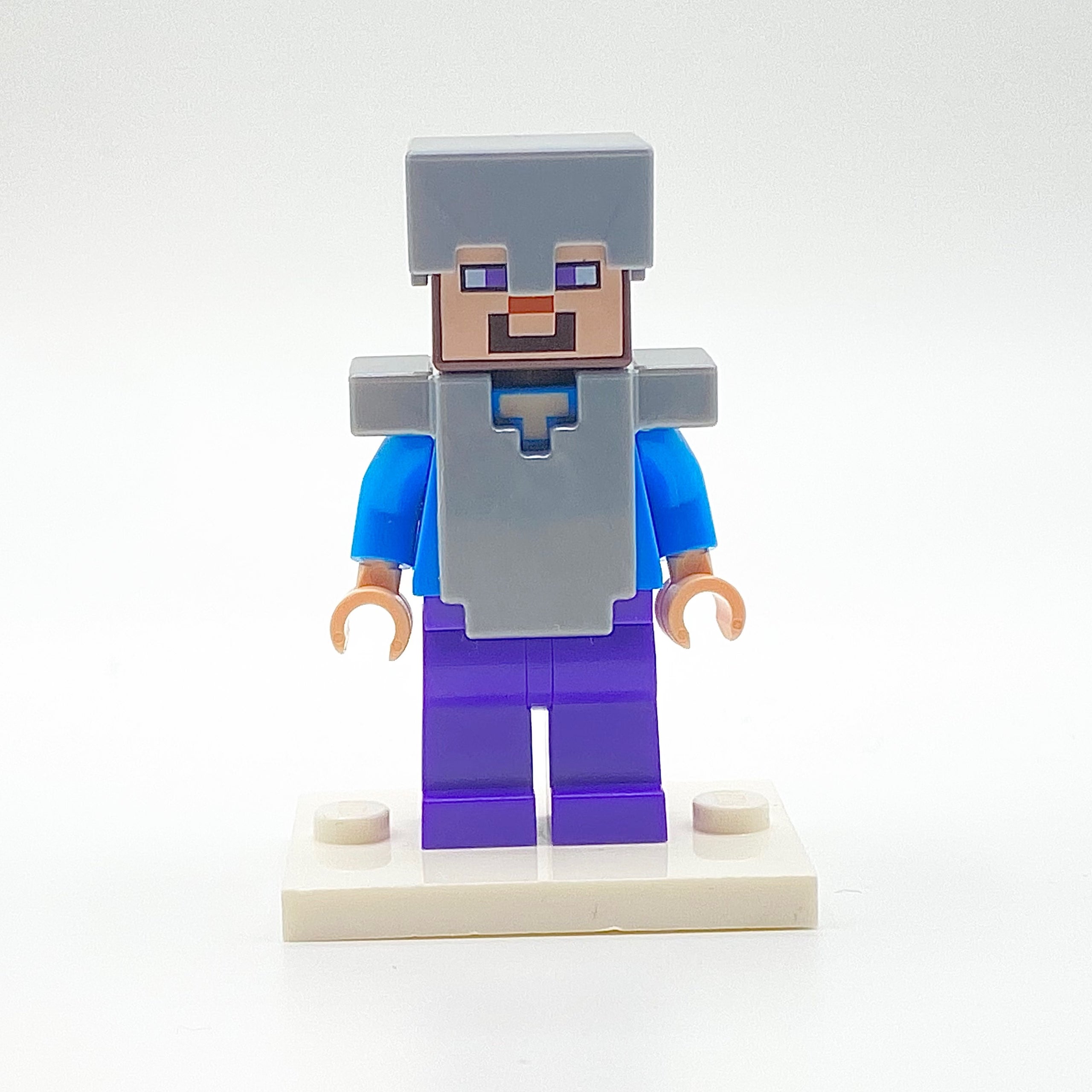Minifigure: Steve (Dark Purple Legs, Flat Silver Helmet and Armor ...